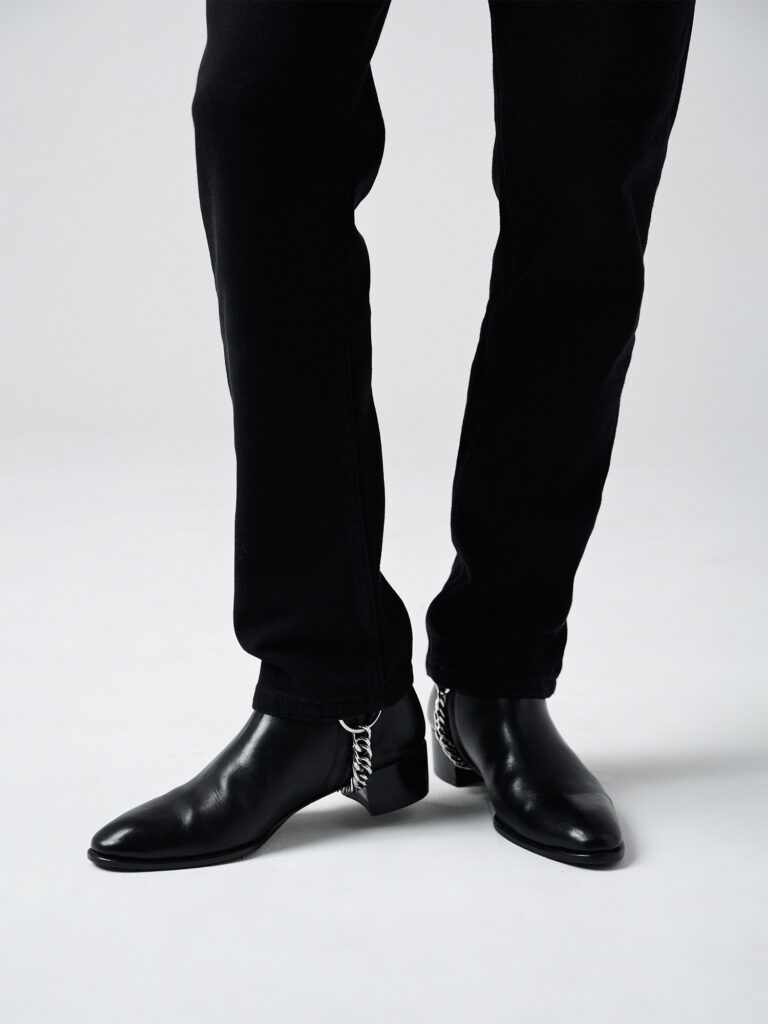 HARNESS CHAIN BOOTS IN BLACK LEATHER - TARMOR