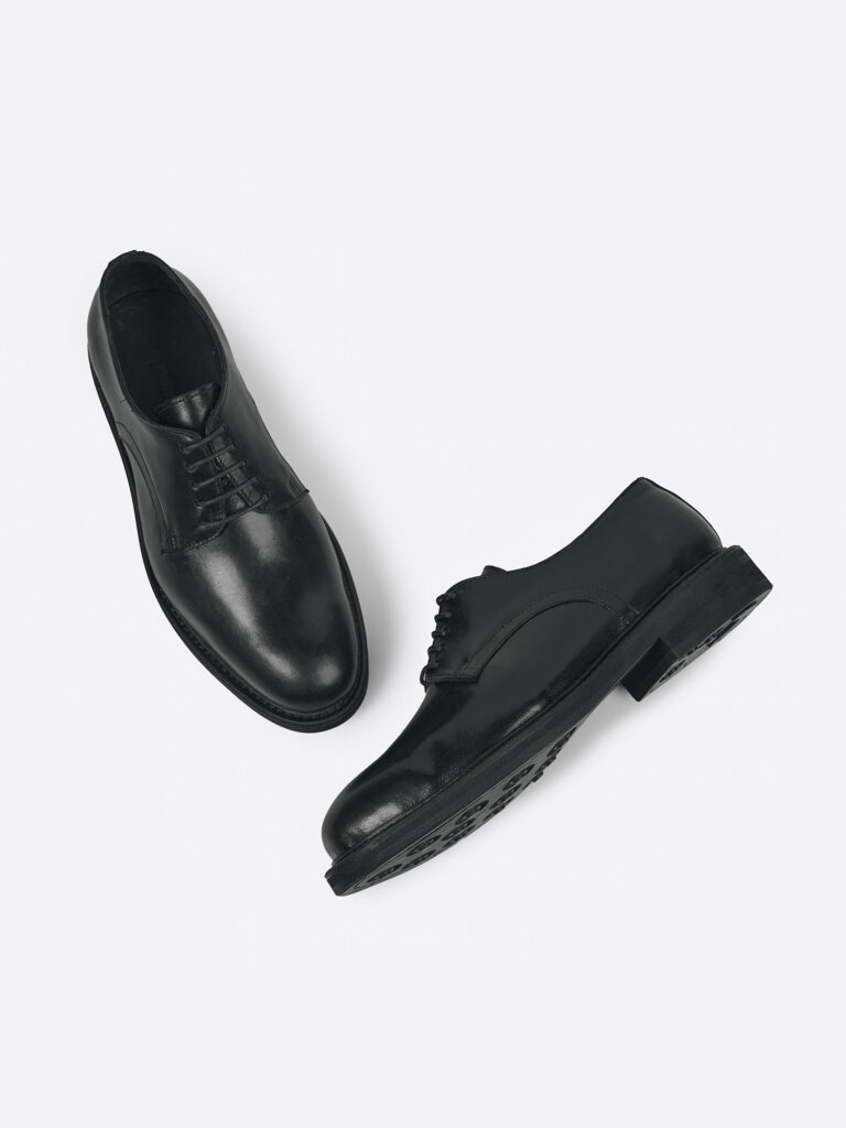 DERBY SHOES IN BLACK LEATHER - TARMOR